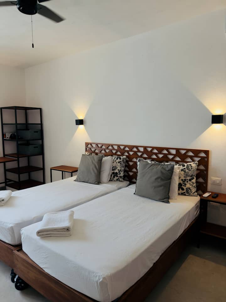 Titania | Estudio Con Piscina En Mérida - Mérida