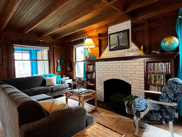 The Tides Inn – A Charming Family-friendly Cottage - Crystal Beach