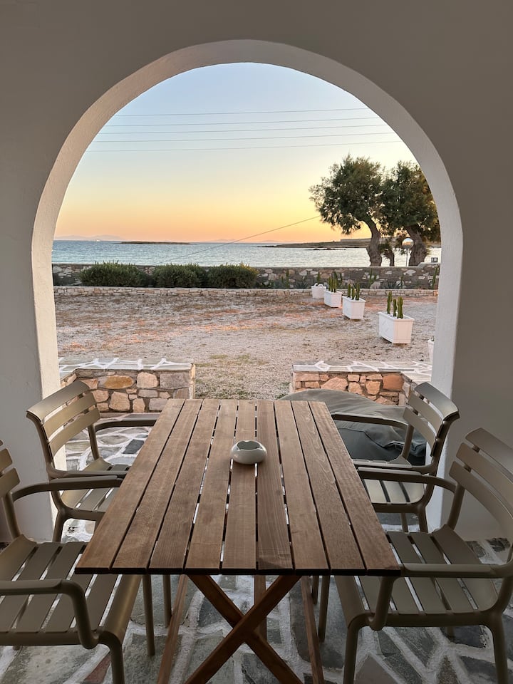 Dimitris Studios 5 - Paros