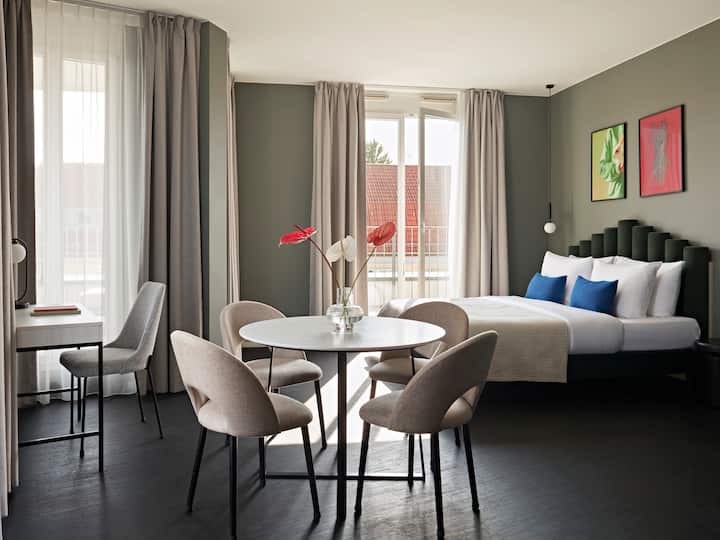 Numa | Xl Studio W/kitchenette, Balcony & Sofabed - Berlin