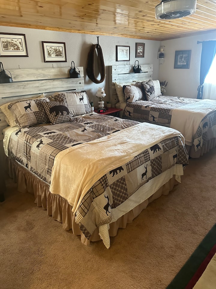 Farmhouse Hideaway - Cheyenne, WY