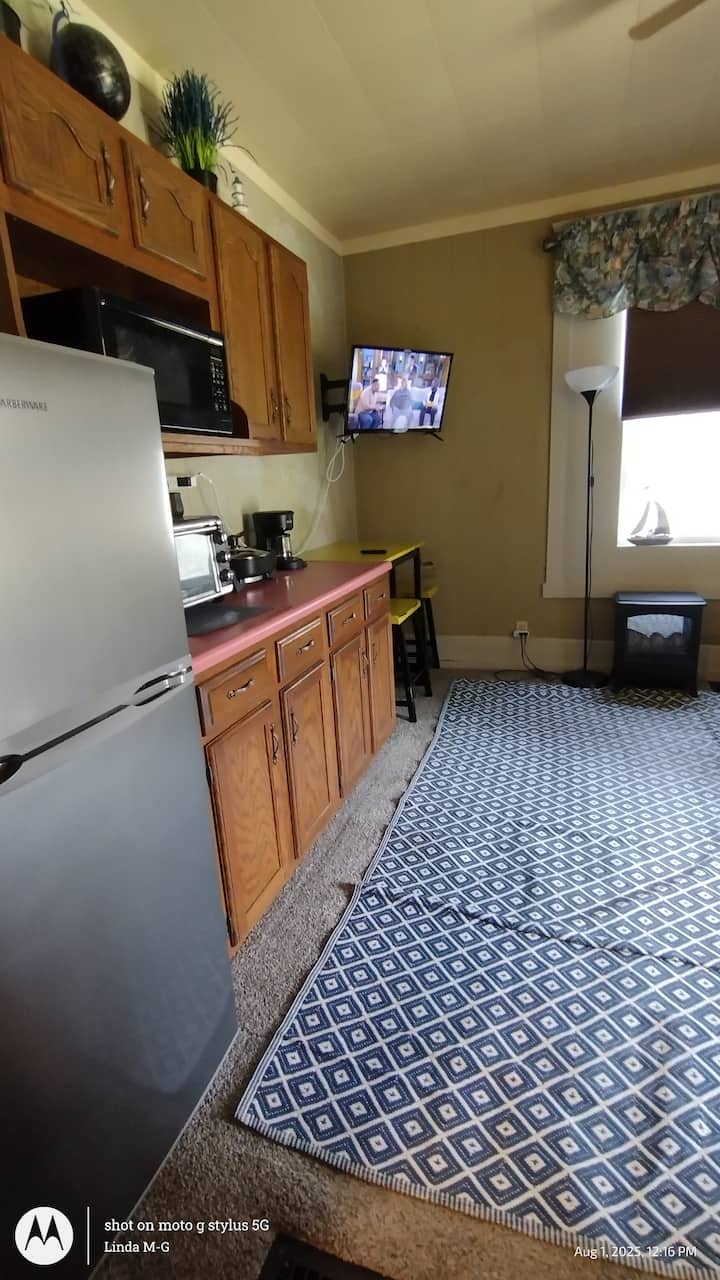 Free Wifi-1-bed/kitchen, Roku Tv, Downtown Fw - Fort Wayne, IN