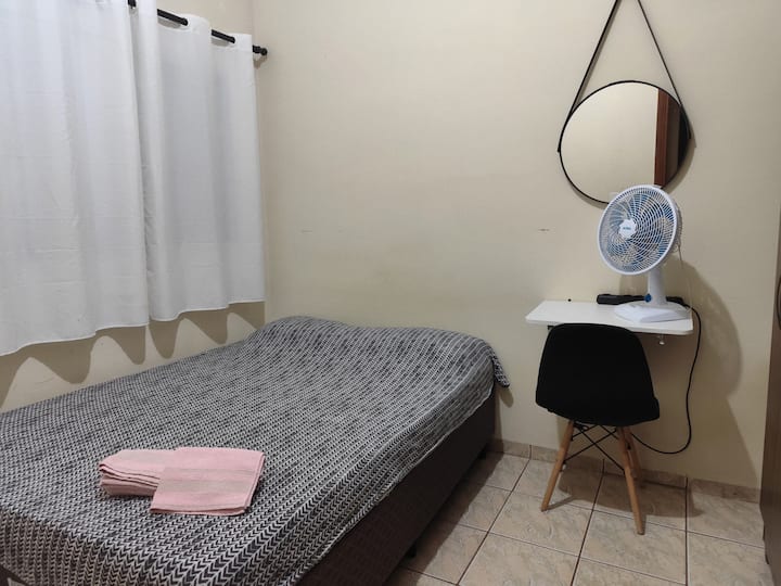 Quarto Privado Em Bairro Seguro - Franca
