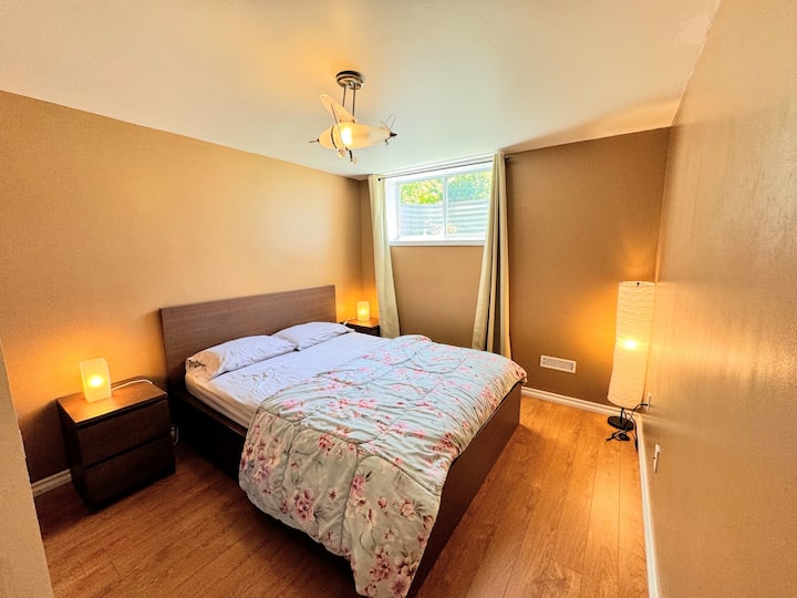 Charming Private Basement Suite + Free Parking - Ottawa
