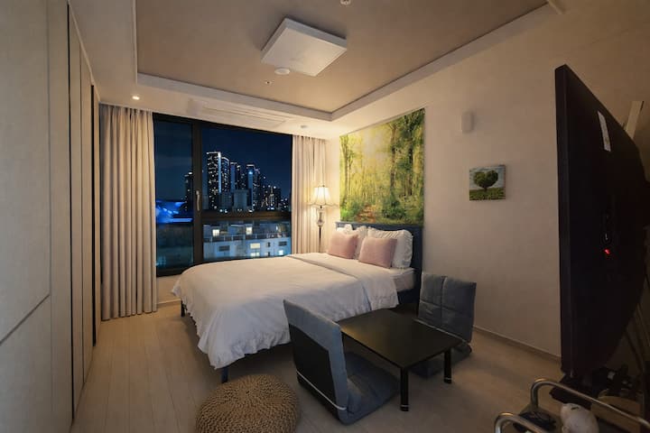 Ll S House Ll 3인환영 토퍼제공 좌식테이블 암막커튼 휴식맛집 스타일러 비데 - Daegu