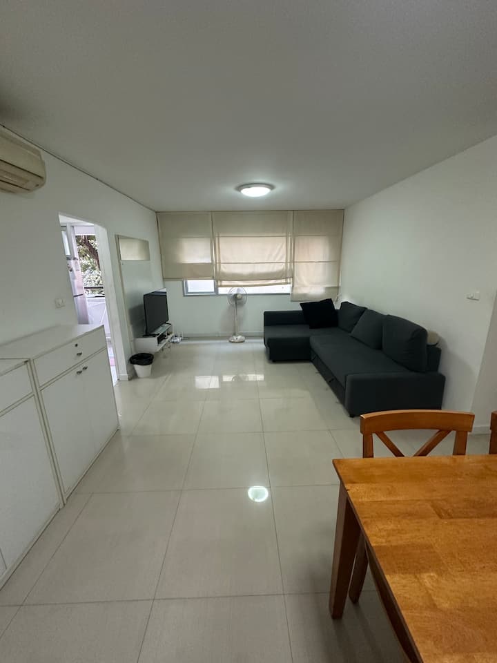 Beecondo Sukhumvit67: 400m To Bts Prakanong:53sqm - Bangkok