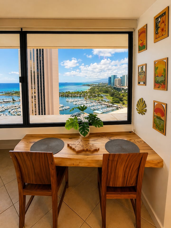 Stunning Waikiki Views • Prime Location + Parking - Kailua, HI