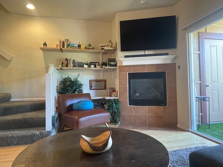 Monthly Townhome Rental 2 Bed 2.5 Bath - 포트콜린스