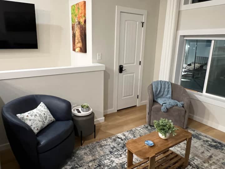 Light And Airy Loft Apartment - Cedar City, UT