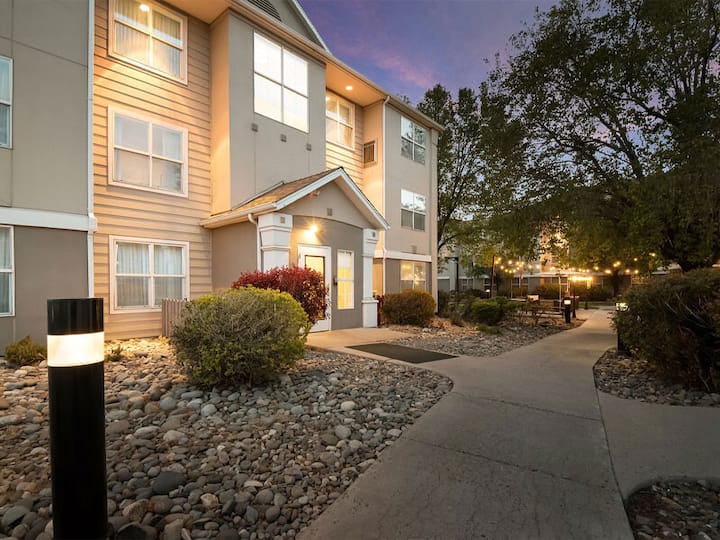 Discover Famous Destinations! 2 Spectacular Units! - Reno, NV