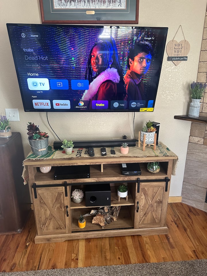 Farmhouse Hideaway - Cheyenne, WY