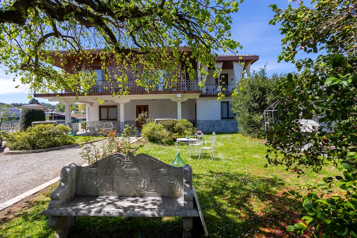 Villa Gabri 1 – Beaux Volumes, Terrasse Et Parc - Arona, Italy
