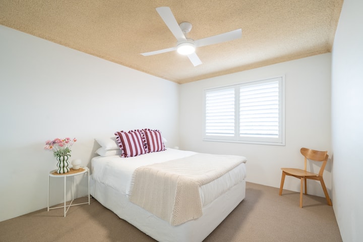 Unit In Newcastle ~ Family Friendly ~ Parking - Waratah