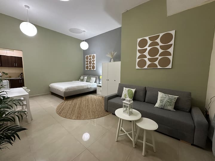 Full Board Studio, 10min Airport, Cozy And Quiet - Abu Dhabi