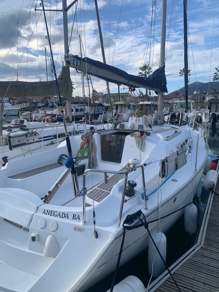 Atypique : Nuits à Bord D'un Voilier Privatisé. - Biriatou