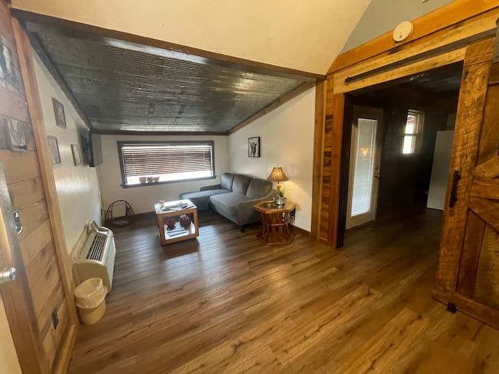 Farmhouse Cabin - Center Hill Lake, TN