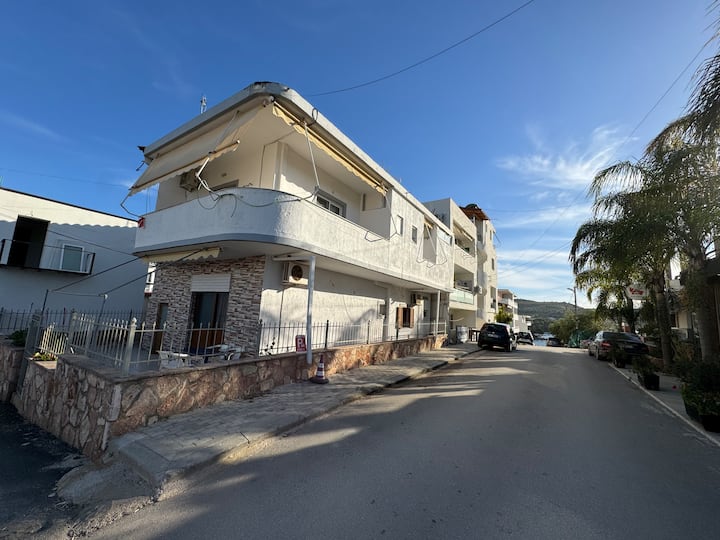 Guesthouse, Next To The Beach - Ksamil