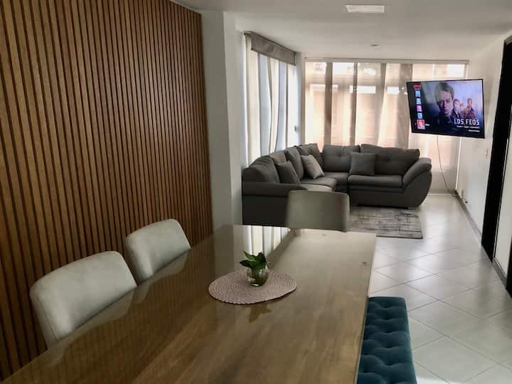 Hermoso Apartamento Muy Amplio - Medellín