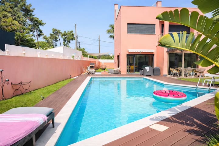 Villa Spacieuse, Plage à Proximité, Piscine & Clim - Costa da Caparica