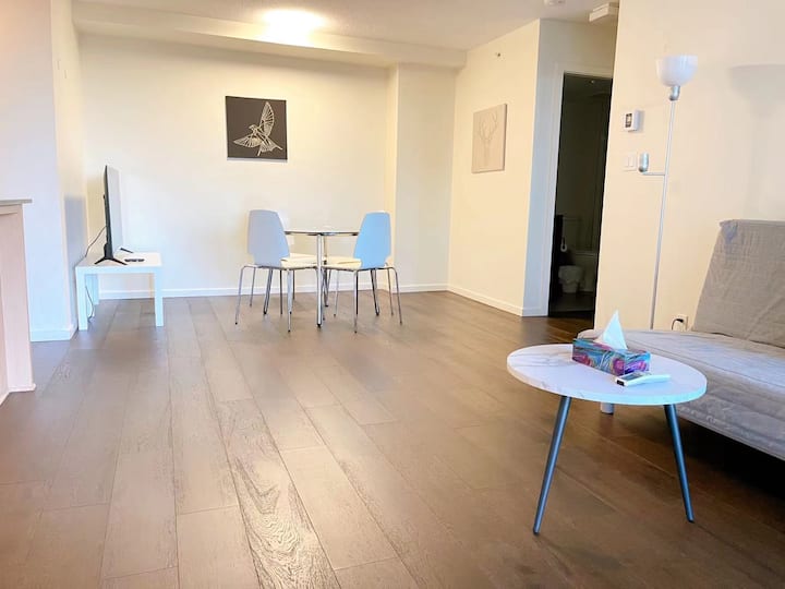 A Cozy Apartment With Free Parking - Delta