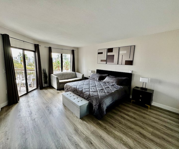 Newly Renovated Condo/hotel Suite - Orlando, FL