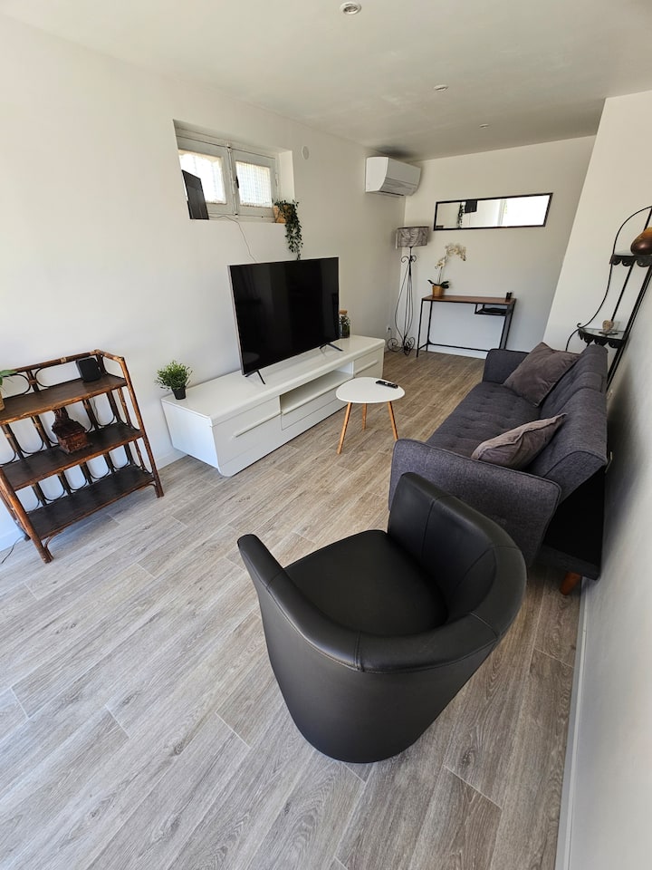 Maison Proche Marseille, Jolie Petit Jardin Privé - Martigues
