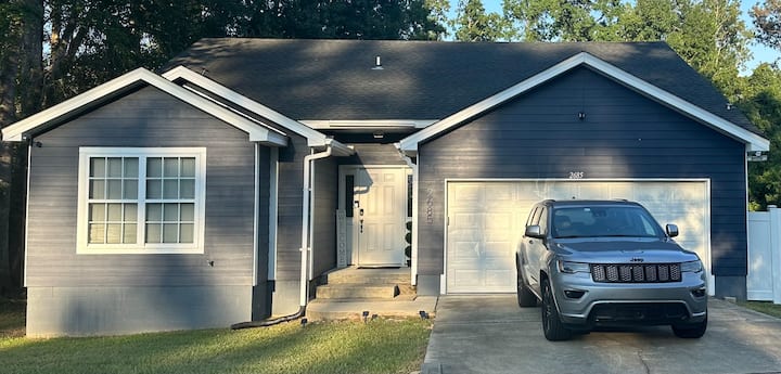 Beautiful Family Home In Tallahassee - 탤러해시