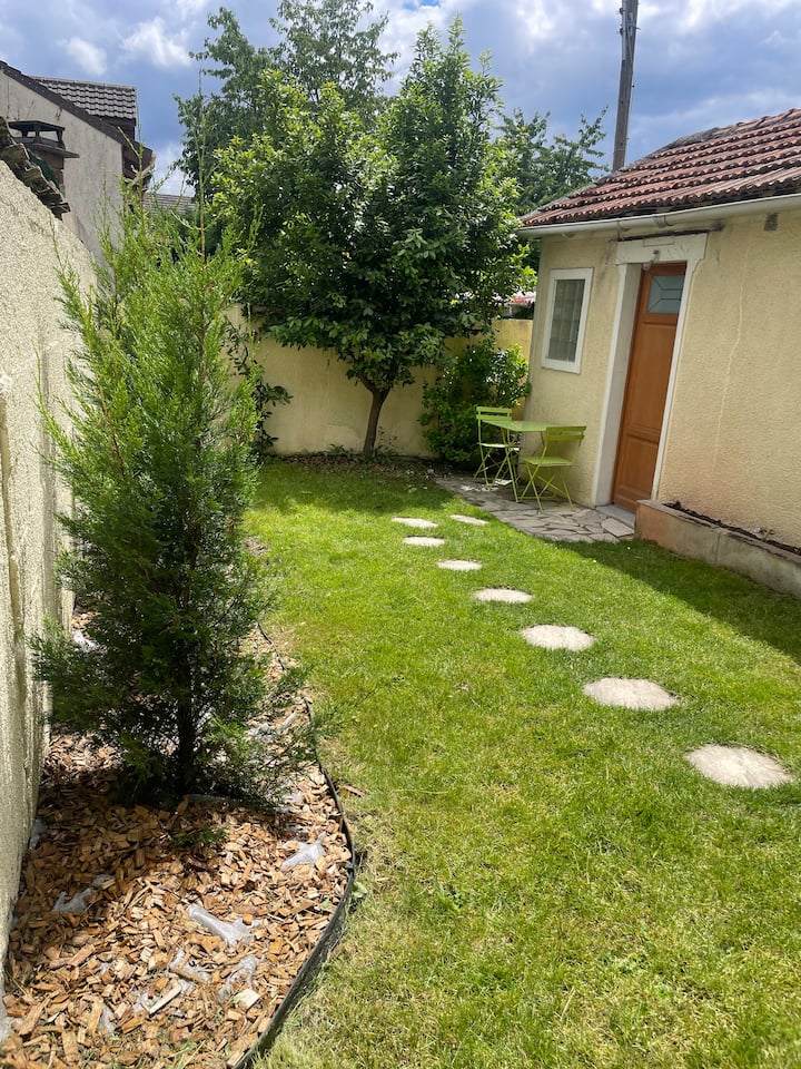Appartement Cosy Avec Son Jardin + Parking - Claye-Souilly