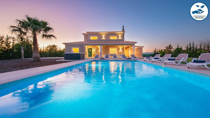 Peaceful Villa With Heatable Pool And Bbq - Praia da Rocha