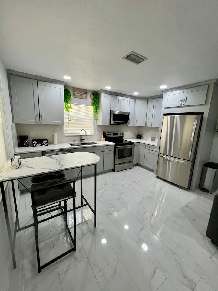 Modern Cozy | Big Yard | Pool/hotub (Pet Friendly) - Keystone, FL