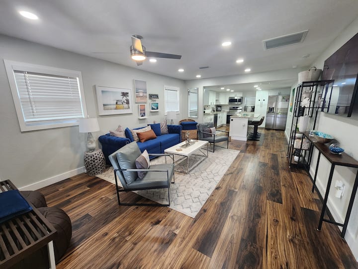 Casa Chiquita Beach House - St. Petersburg