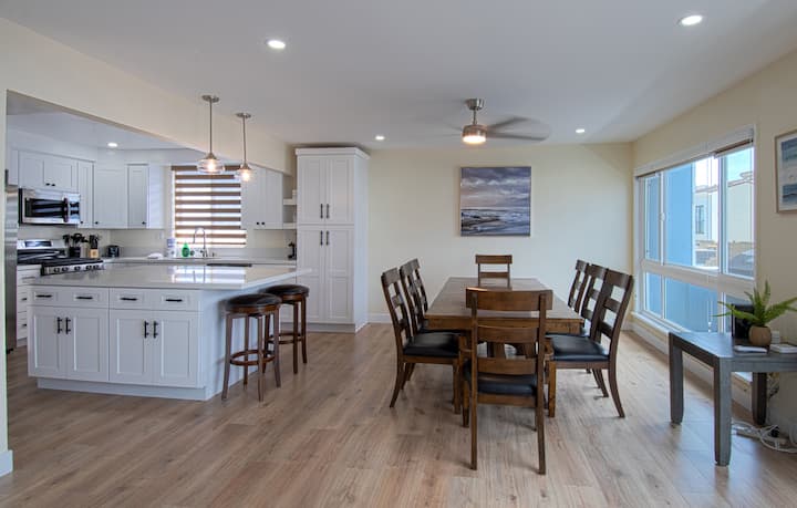 Upstairs Unit Located Just One House From The Sand - Newport Beach, CA