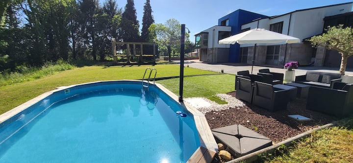 Belle Maison Avec Piscine Privée Et Forêt - Órdenes