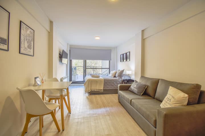 Depto. En Pleno Centro Con Terraza, San Martin - San Carlos de Bariloche