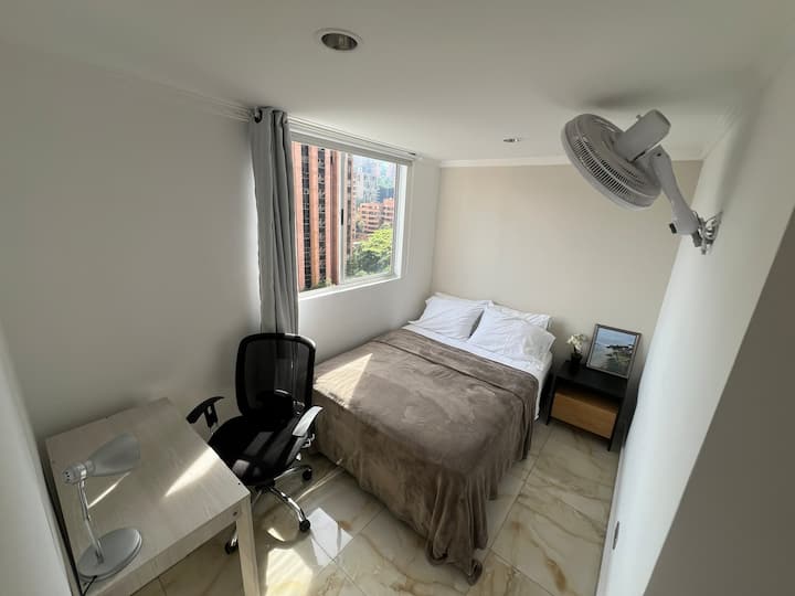 Private Room In The Poblado Near Provenza - Medellín