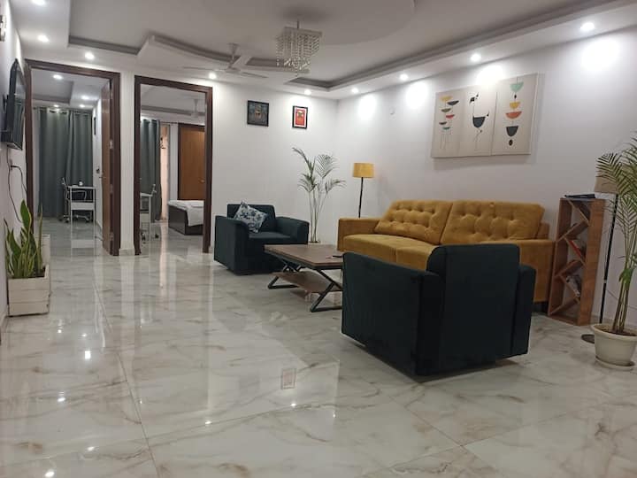 Spacious & Well Ventilated Home - Yeni Delhi