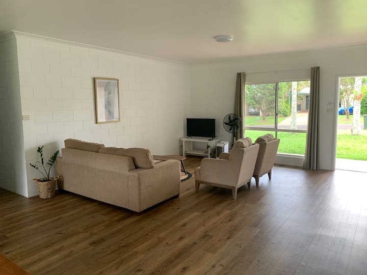 Spacious, Modern And Central - Atherton