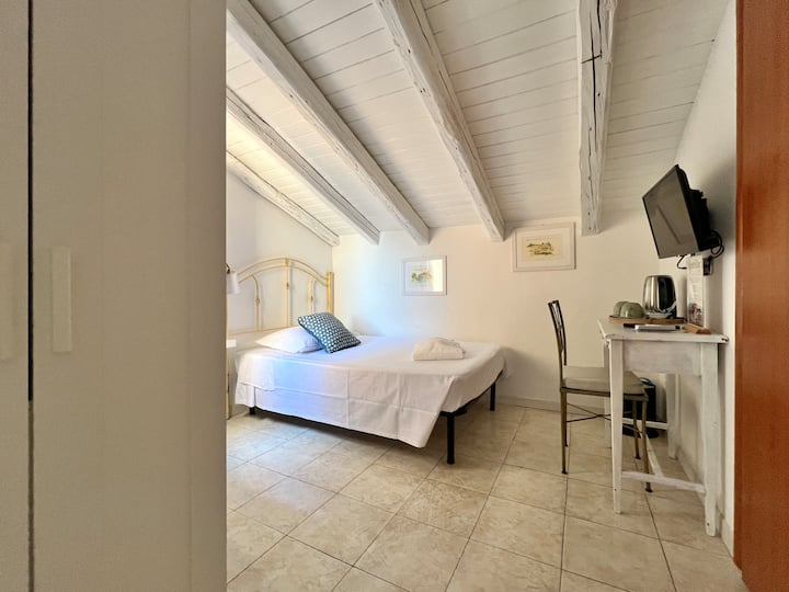 Camera Doppia In Mansarda | Hotel Posta - Syracuse