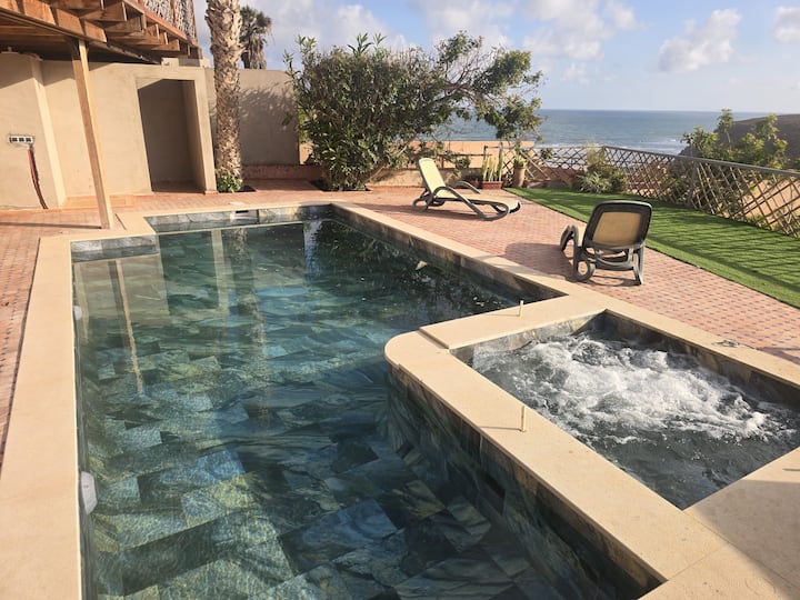 Villa: Oceanfront, 6 Beds, Pool & Beach Access - Maroc