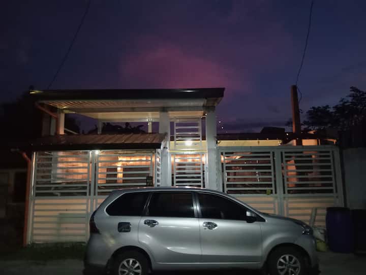 Del Rosario Pool Guesthouse - Mabalacat