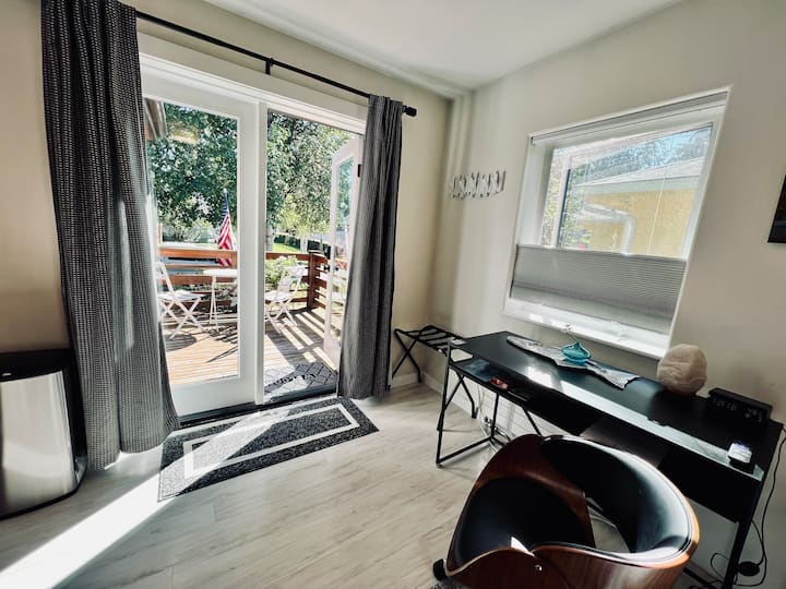 New Modern Midtown Suite - Anchorage