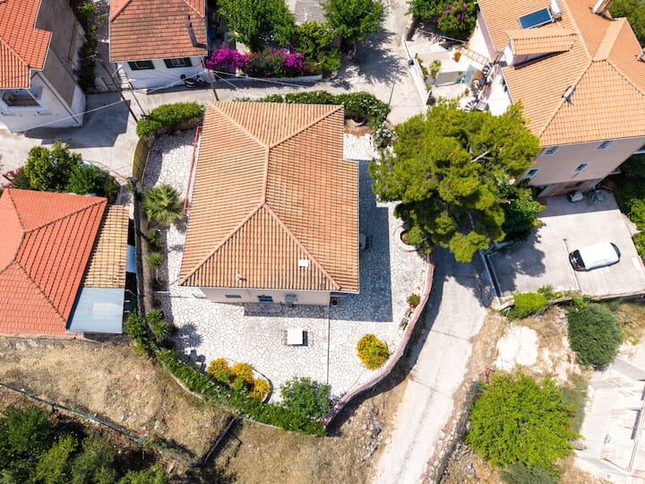 2 Bedroom Apartment- Walk To Nidri - Lefkada
