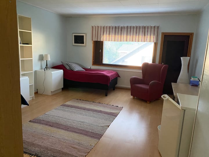 Rauhallinen Huone Ok-talon Yläkerrassa - Lahti