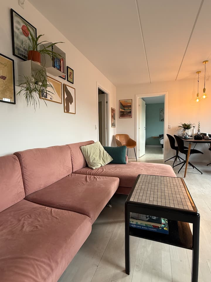 Spacious Home W. Sunny Balcony - Copenhaguen