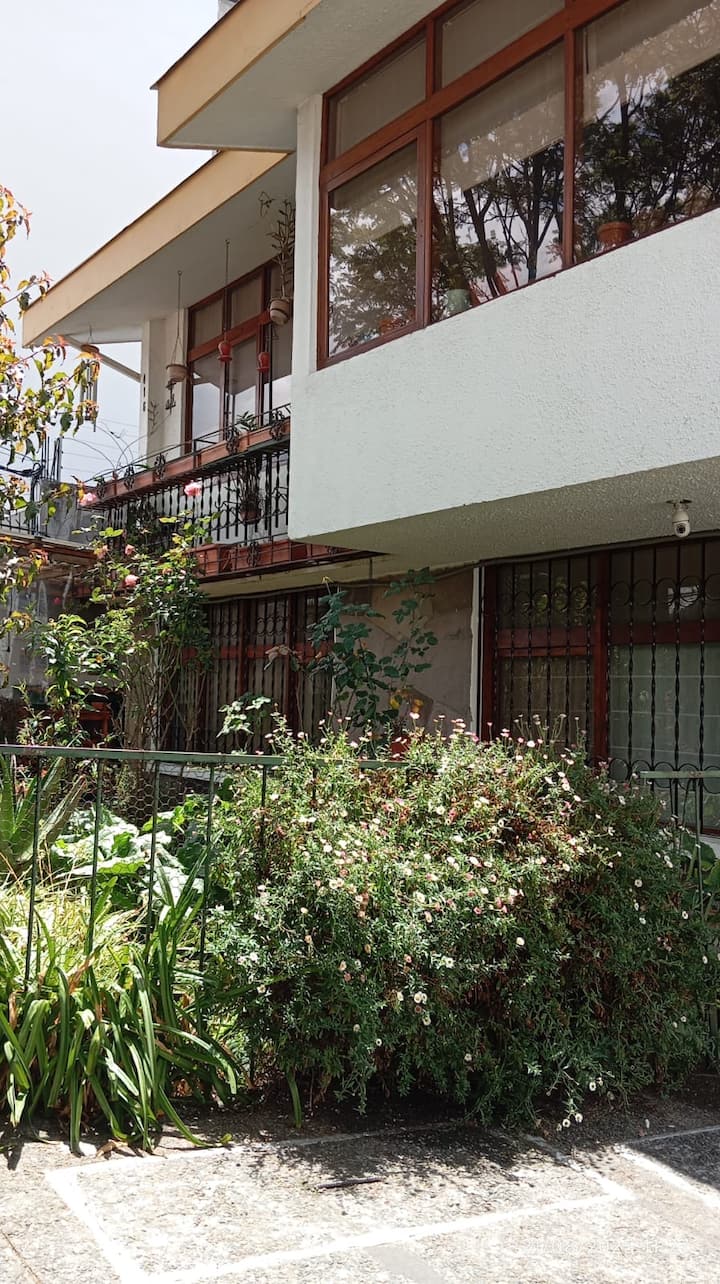 Tu Hogar En Quito Cerca De Parada Del Metro - Quito