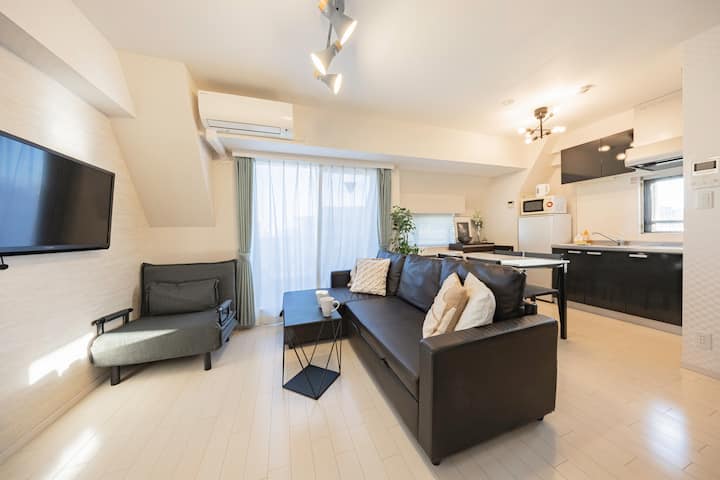 浅草まで電車で2分｜押上駅徒歩4分｜ 52㎡｜ 2寝室｜ 2風呂｜スカイツリー、上野、秋葉原に近い - 우라야스시