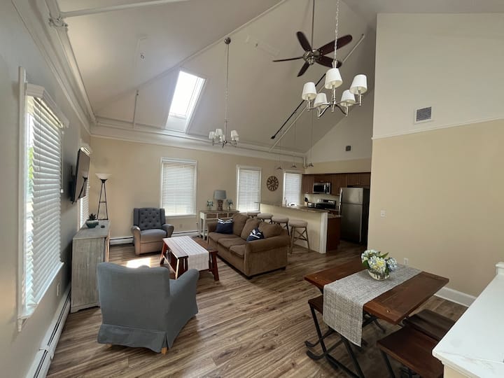 Downtown Newport/2 Bedroom W/ Parking/newport Loft - ニューポート, RI