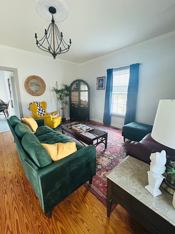 Cozy Historic Home Downtown Wake Forest - Wake Forest, NC