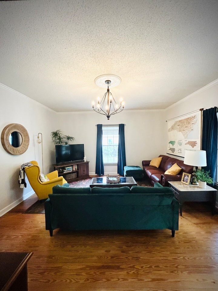 Cozy Historic Home Downtown Wake Forest - Wake Forest, NC