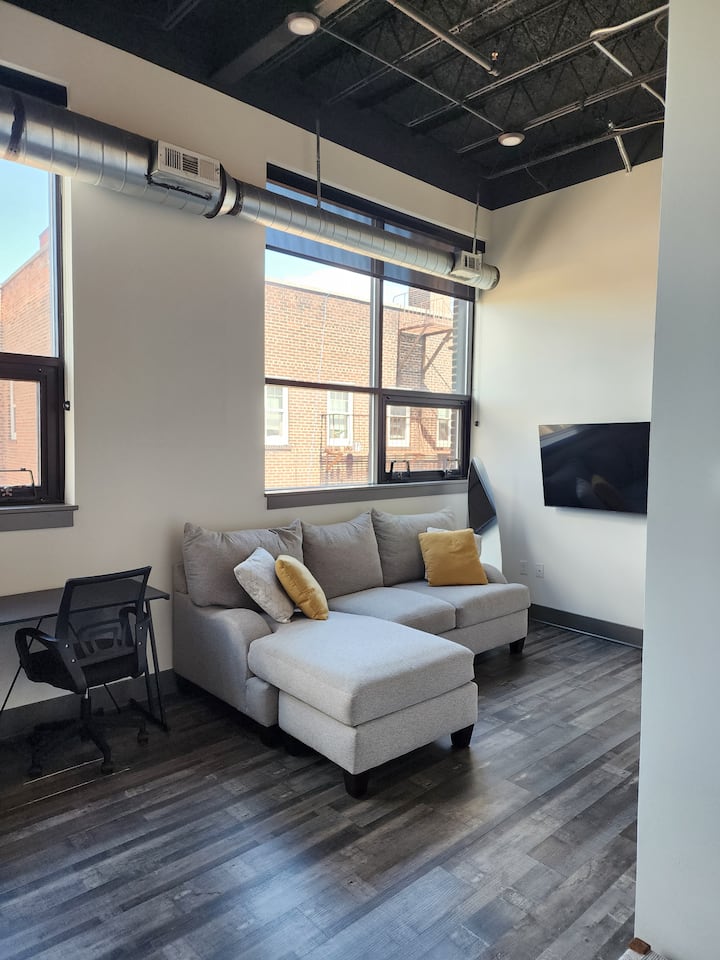 Lovely Studio Loft W/parking (Prime Location) - Greece, NY